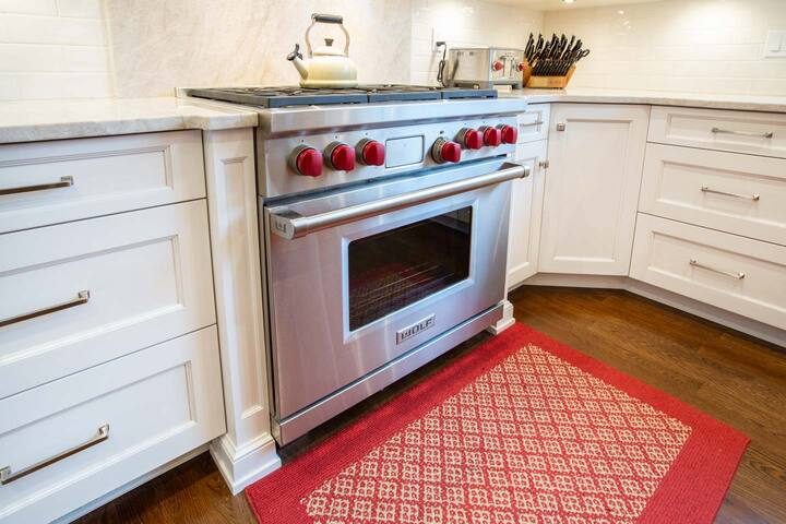 Charming Country Farmhouse Wolf Kitchen